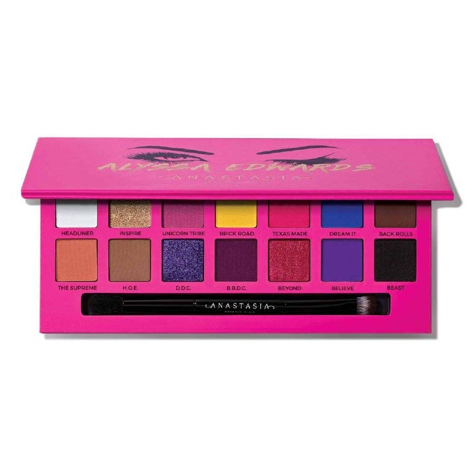 Barbiecore trend osvaja i svet šminke, evo kako možete da nosite pink ...